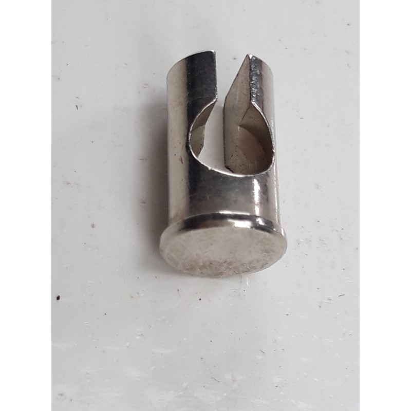 Douille de maintien adaptable pour câble